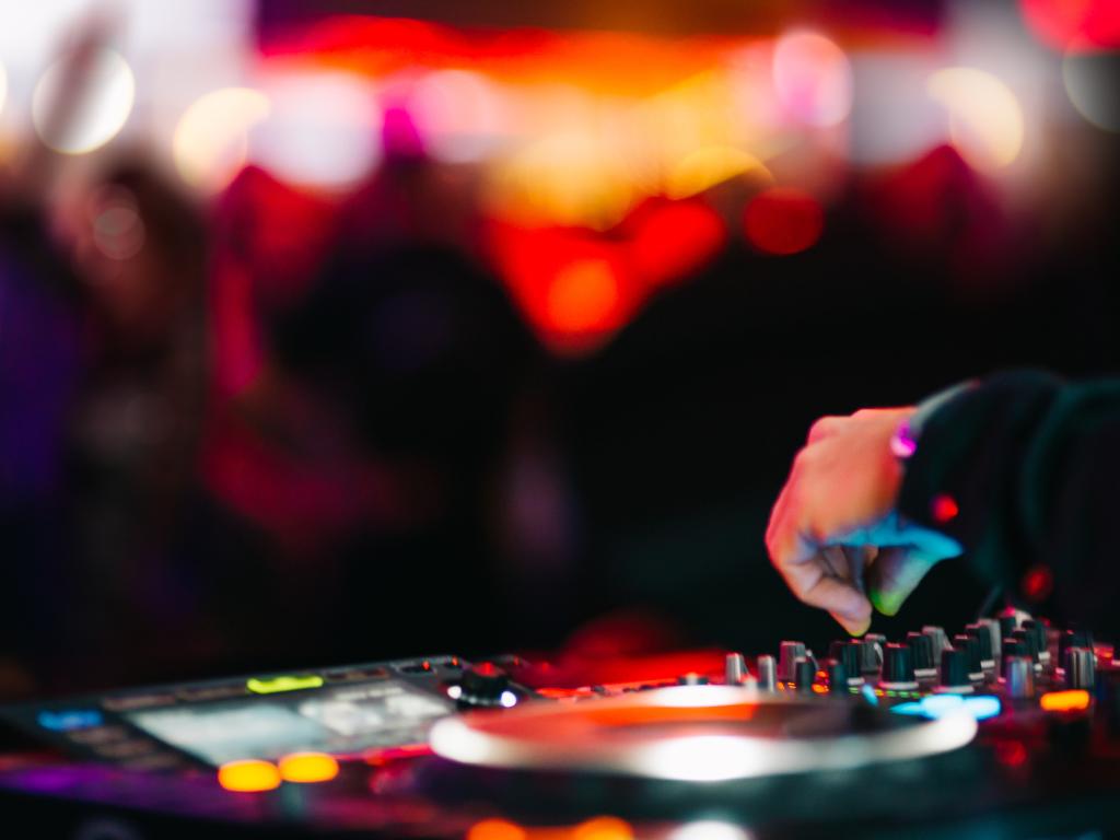 Родни артисти организират международен диджей фестивал (ВИДЕО ...