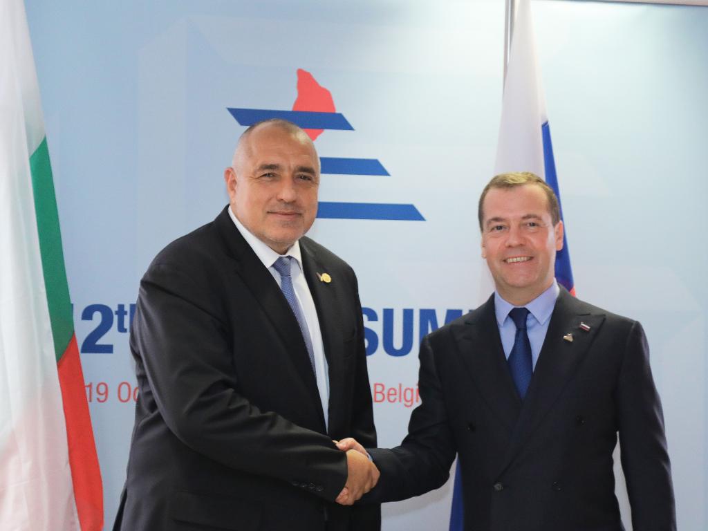 Какво ще прави Медведев у нас - България - Vesti.bg