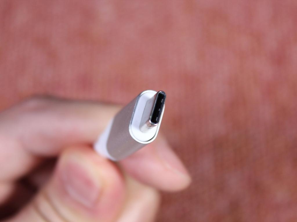 Какво да очакваме от новия стандарт USB4 - Технологии - Vesti.bg
