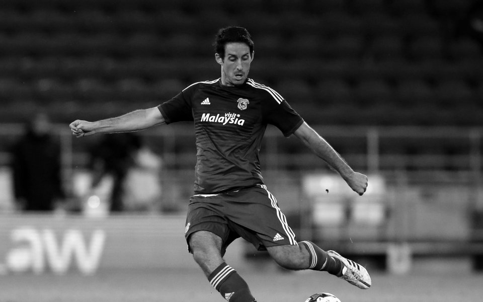 Скръбна вест: Легенда на Кардиф почина едва на 35 години - Футбол свят ...