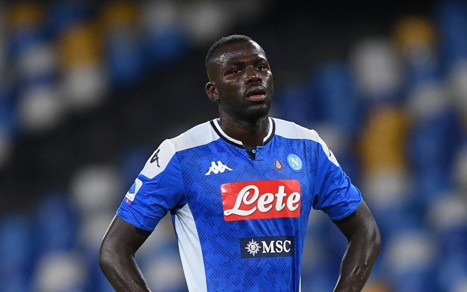 Студен душ за преследвачите на Кулибали - Футбол свят - Трансфери - Gong.bg