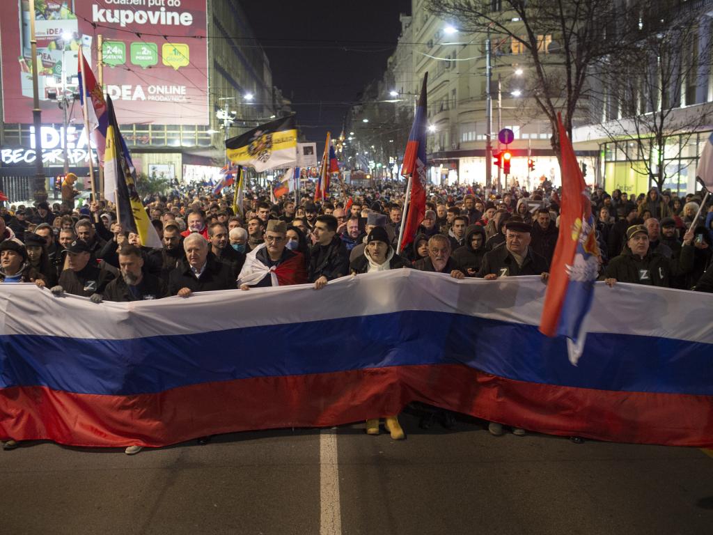 Митинг в подкрепа на Путин и войната в Украйна се състоя в Белград ...