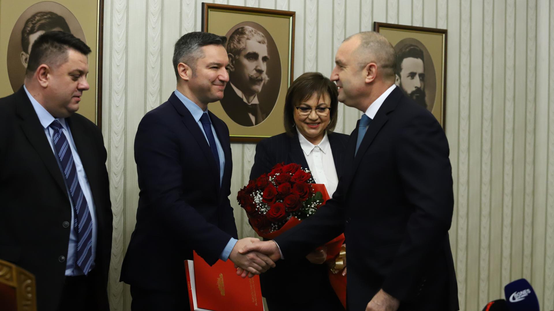 Президентът Радев връчи третия мандат на "БСП за България"|Vesti.bg