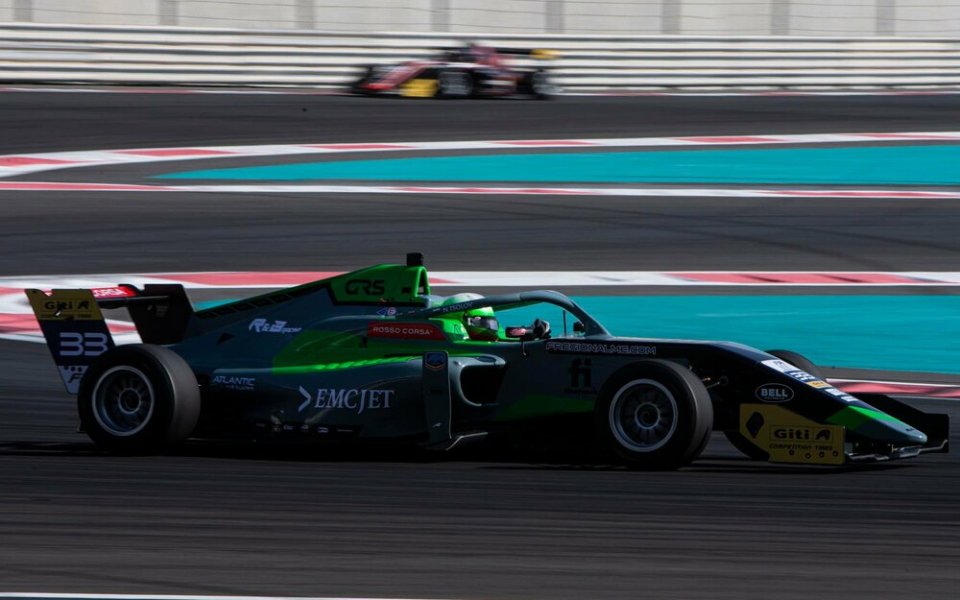 17-о място за Никола Цолов в квалификацията във Формула 3 в Бахрейн ...