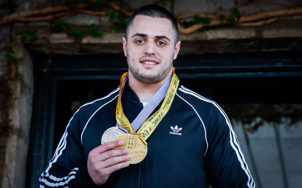 Насар: Отдавна се знае, че има пари под масата, затова и не тренирам с ...