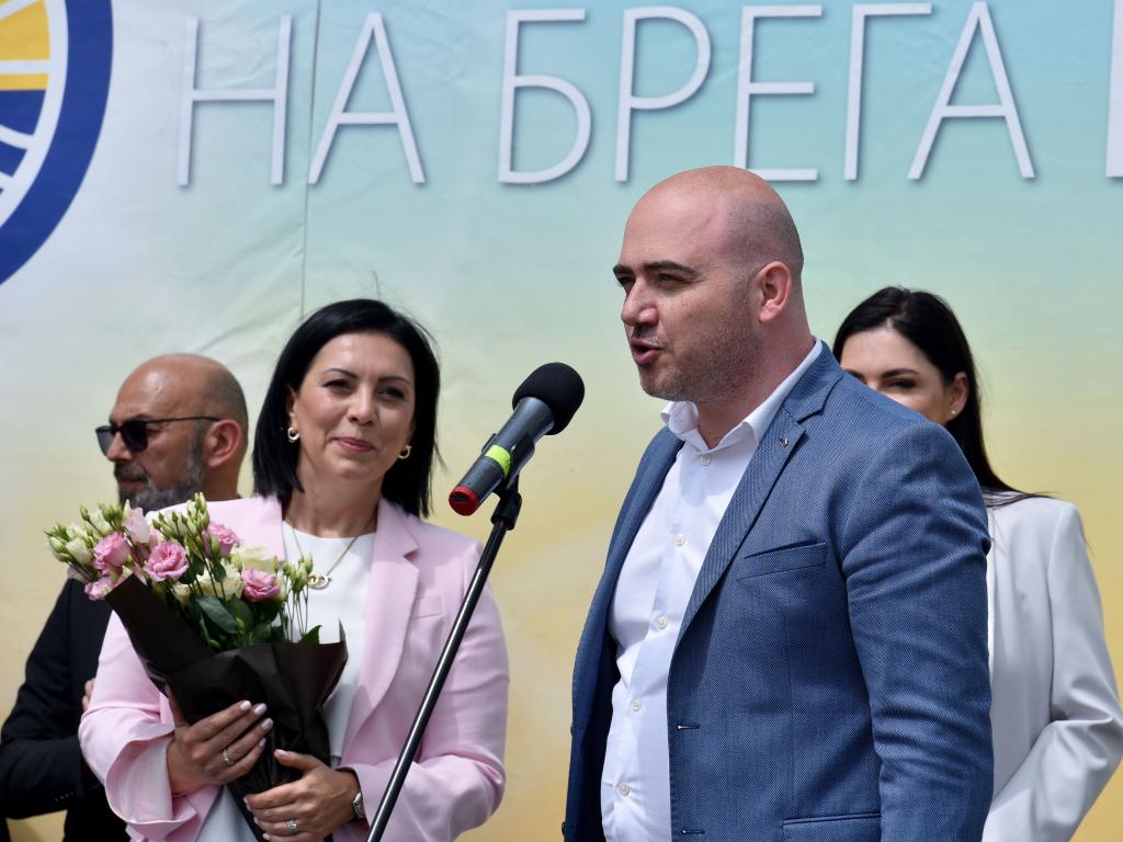 Илин Димитров: Летният сезон ще е по-добър в сравнение с рекордната 2019 г. - България - Vesti.bg