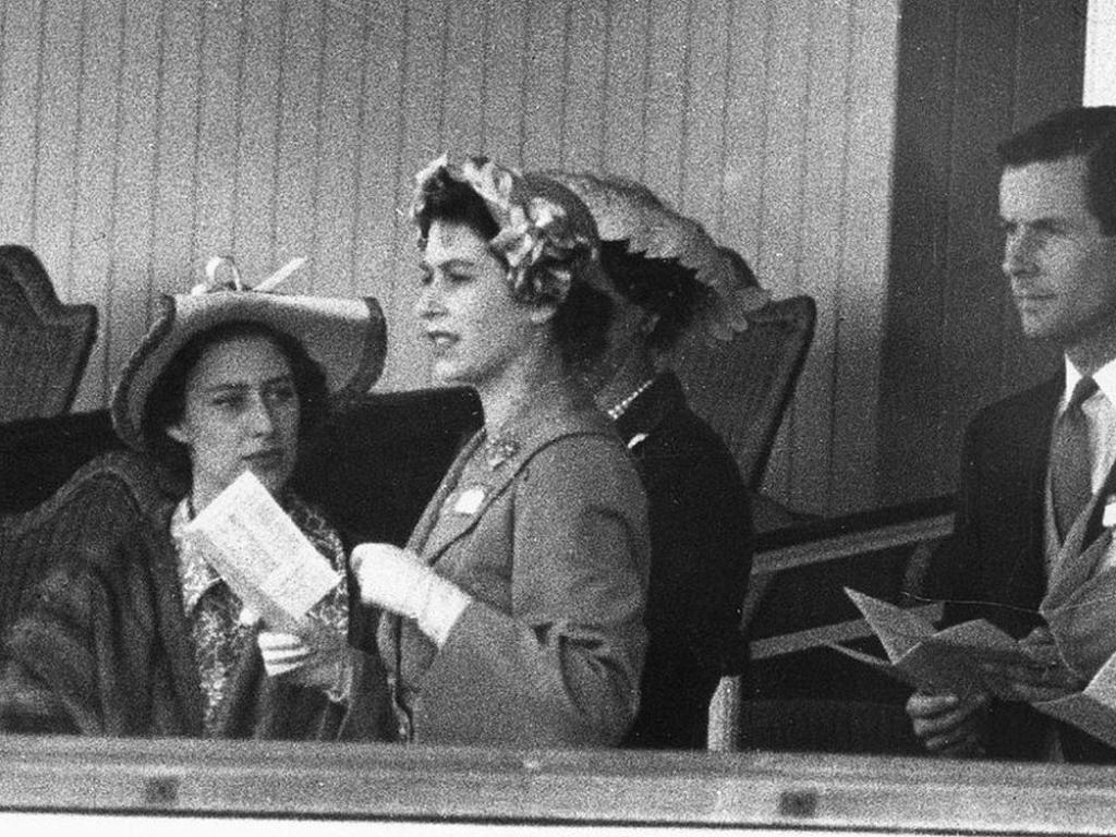 Забранена любов: Историята на принцеса Маргарет и Питър Таунсенд ...