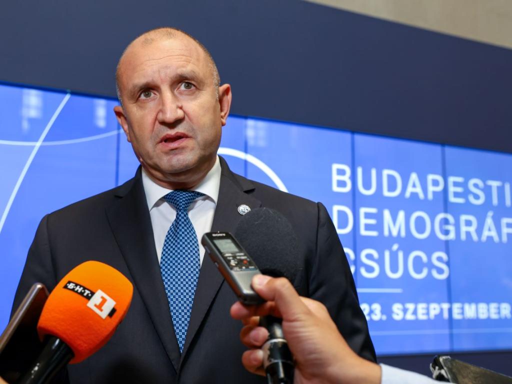 Радев каза къде се крие ключът към преодоляването на демографската ...