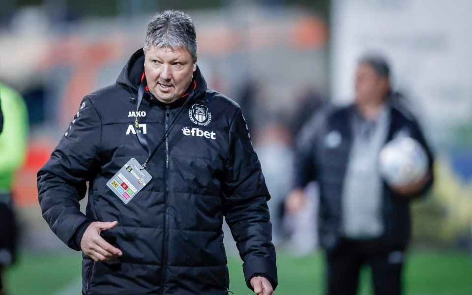 Дебнат около Любо Пенев, Хебър иска да го задържи - БГ Футбол - efbet ...