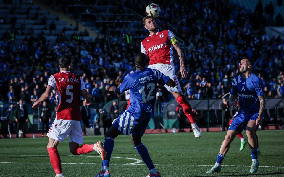 Левски стопи с 6 млн. евро разликата с ЦСКА - БГ Футбол - efbet Лига ...