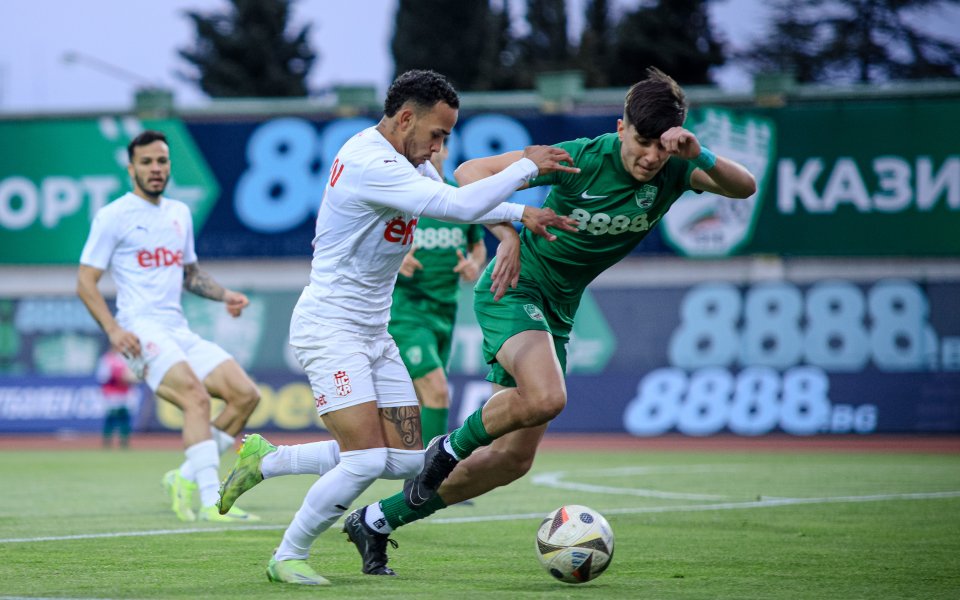 Берое прекъсна лошата серия с успех над ЦСКА 1948 под Аязмото | Gong.bg