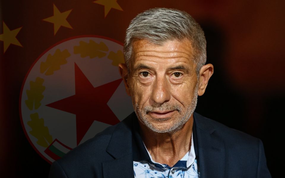 Ветераните на ЦСКА с победа в чест на Димитър Пенев - БГ Футбол - Други - Gong.bg