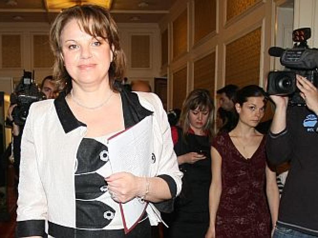 Нели Нешева предложена за шеф на здравната каса - България - Vesti.bg